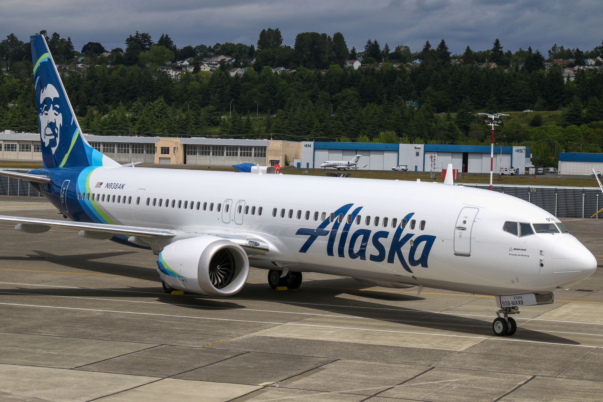 Alaska Airlines Discovers Loose Bolts On Boeing 737 Max 9s After
